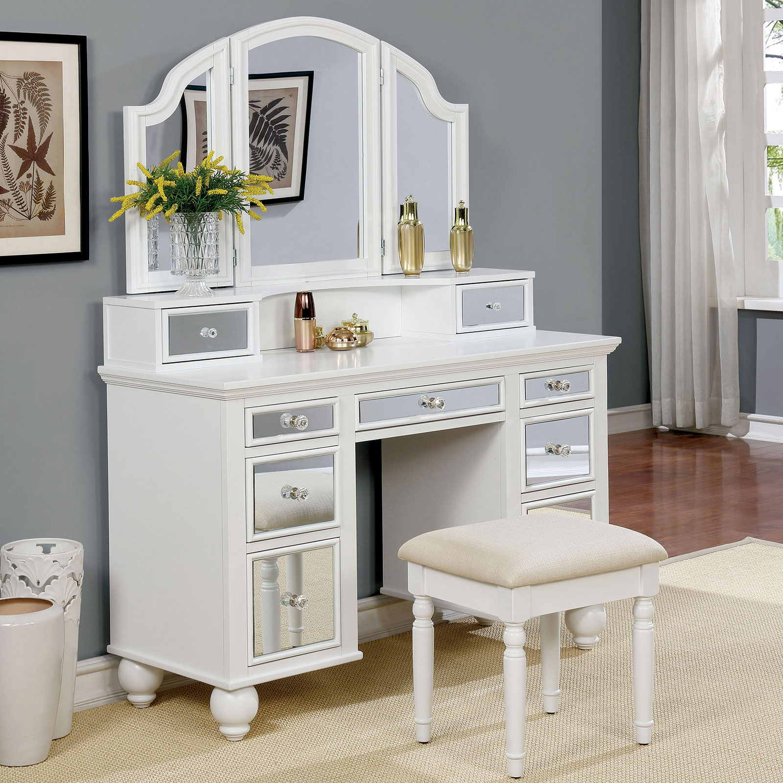 liquidationspots.com: Vanity w/ Stool, White