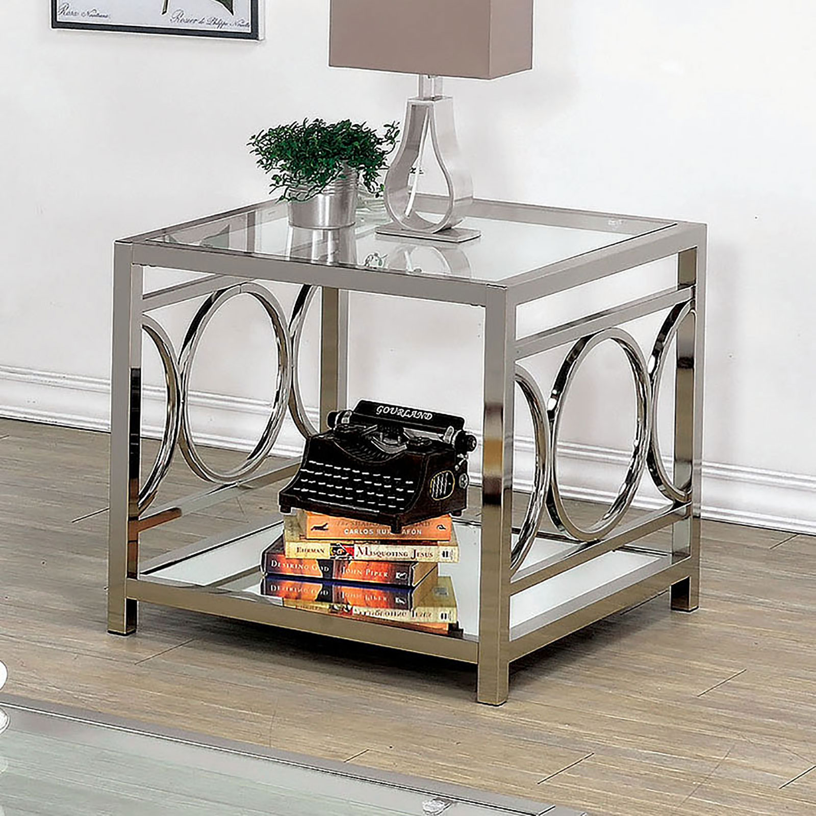 liquidationspots.com: End Table, Chrome