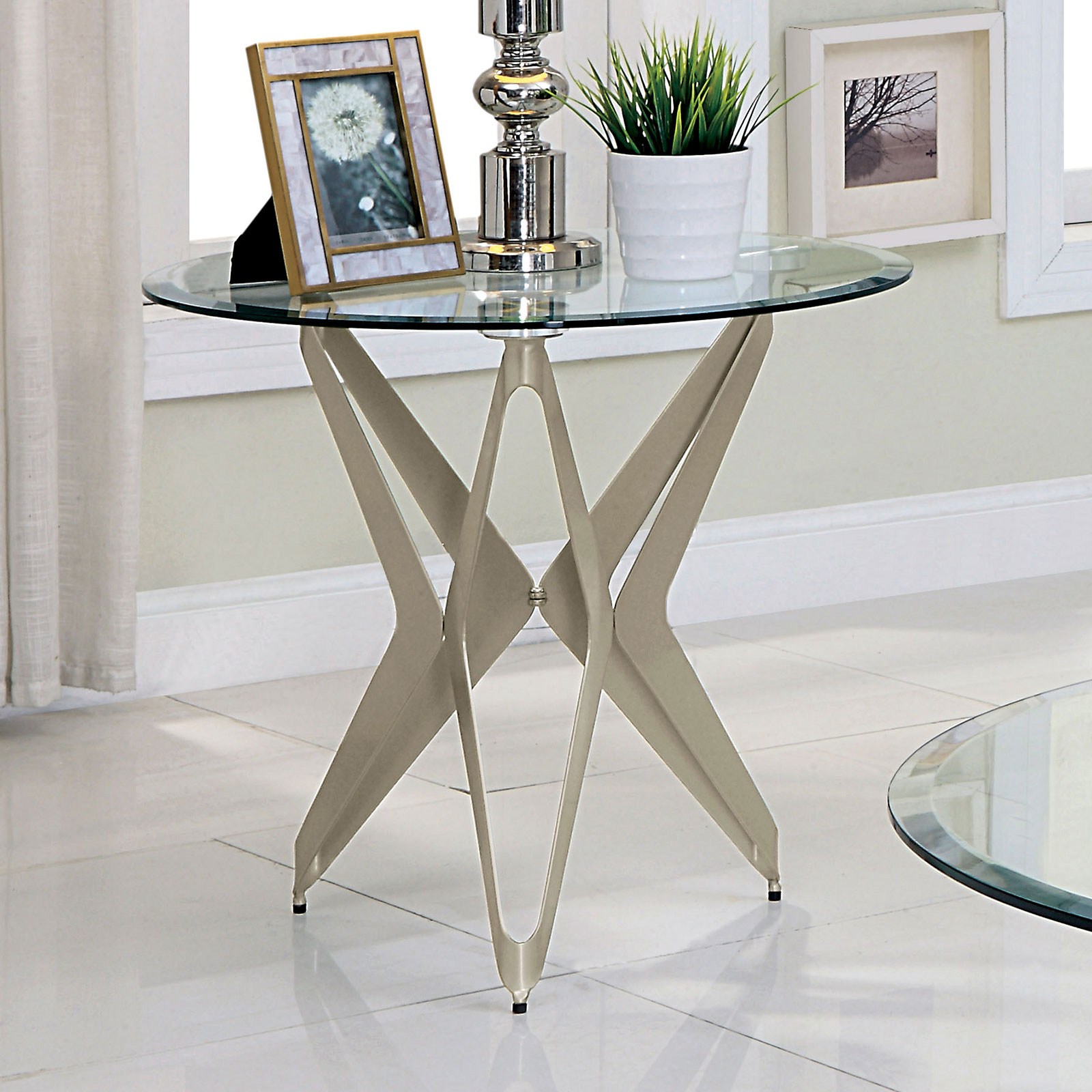 liquidationspots.com: End Table