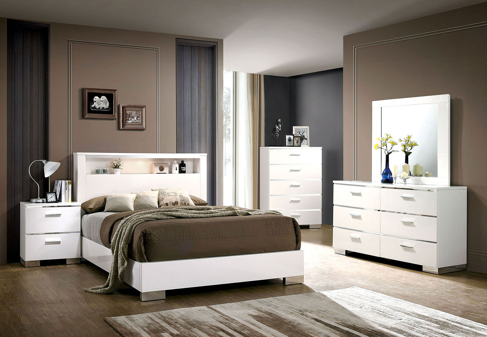 liquidationspots.com: 5 Pc. Queen Bedroom Set w/ Chest