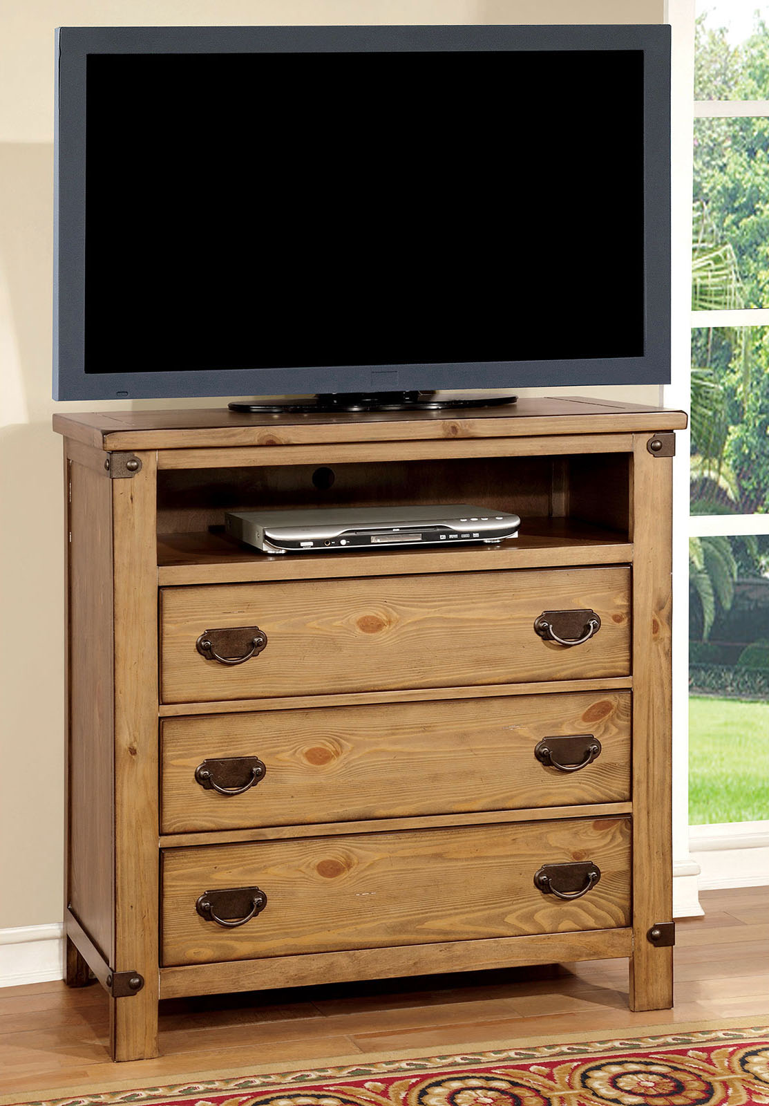 liquidationspots.com: Media Chest