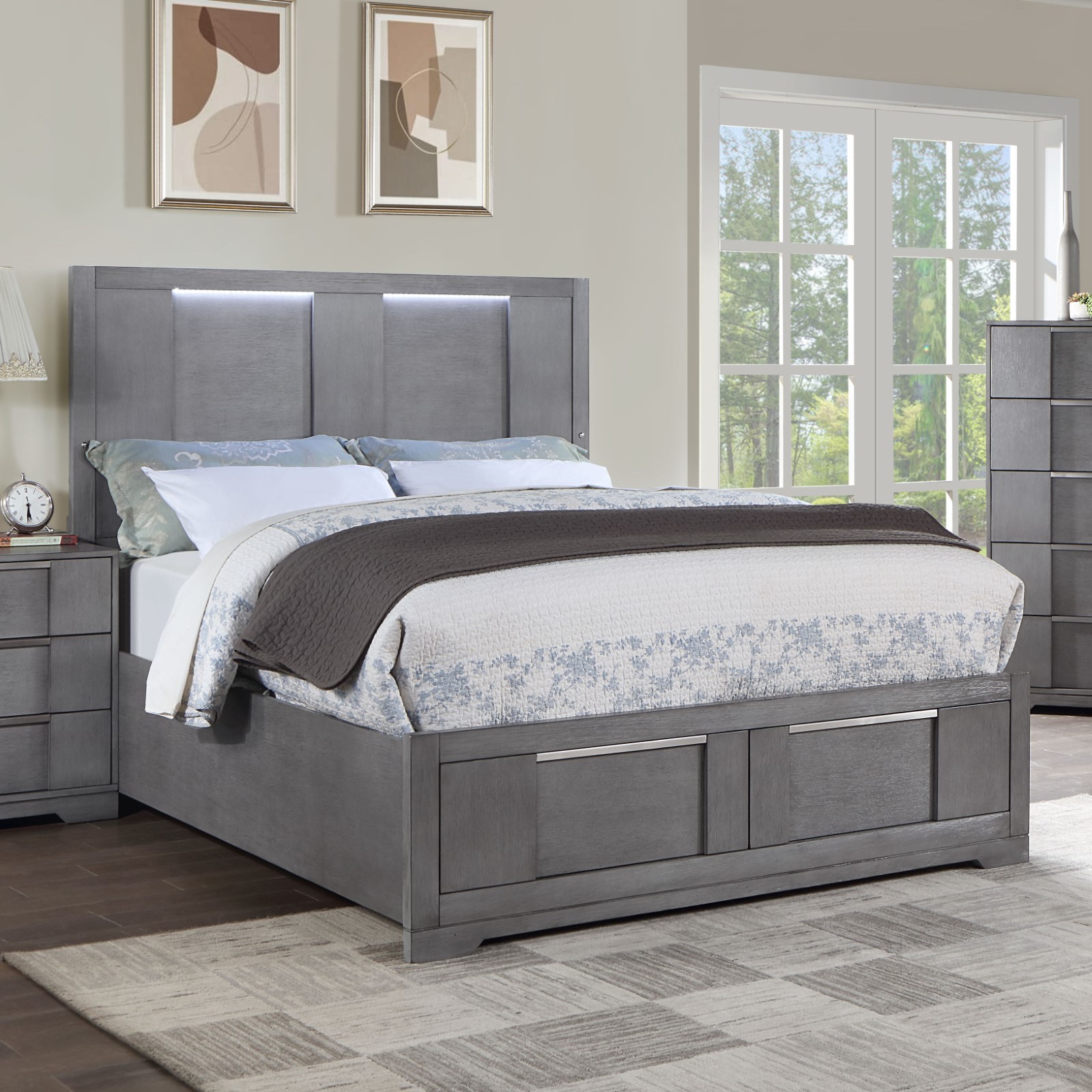 liquidationspots.com: Queen Bed