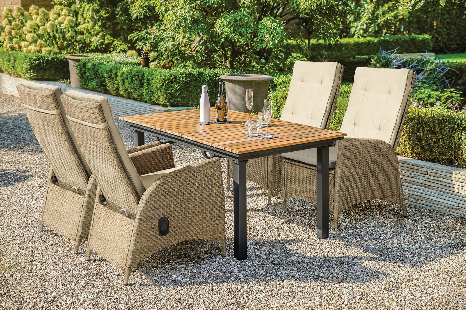 liquidationspots.com: 5 Pc. Patio Dining Set