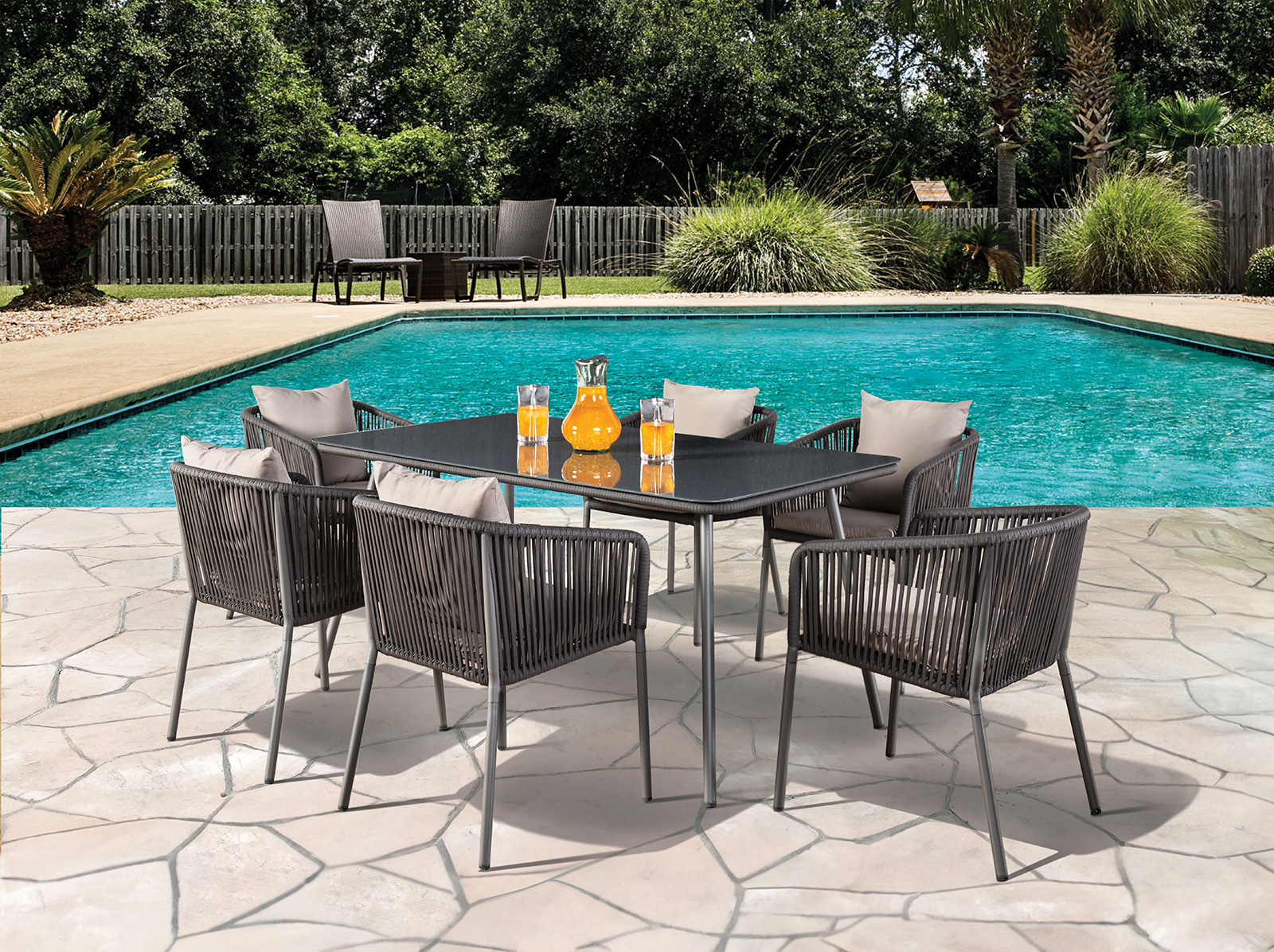 liquidationspots.com: 7 Pc. Outdoor Dining Set